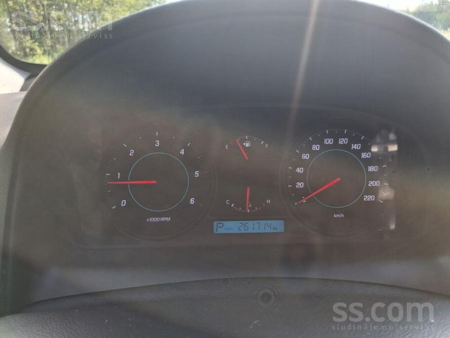Grey Chevrolet Captiva 2012 in Riga, with an engine capacity of 2.20 L and mileage of 262 thousand km for 5200 €, photo 16 on AUTOMOTO.COM.LV
