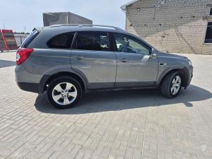 Grey Chevrolet Captiva 2012 in Sakiai, with an engine capacity of 2.23 L and mileage of 267 thousand km for 4500 €, photo  on AUTOMOTO.COM.LV