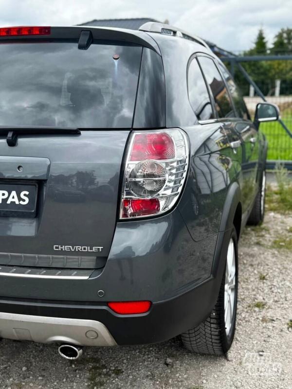 Grey Chevrolet Captiva 2012 in Klaipeda, with an engine capacity of 2.20 L and mileage of 199 thousand km for 4950 €, photo 6 on AUTOMOTO.COM.LV