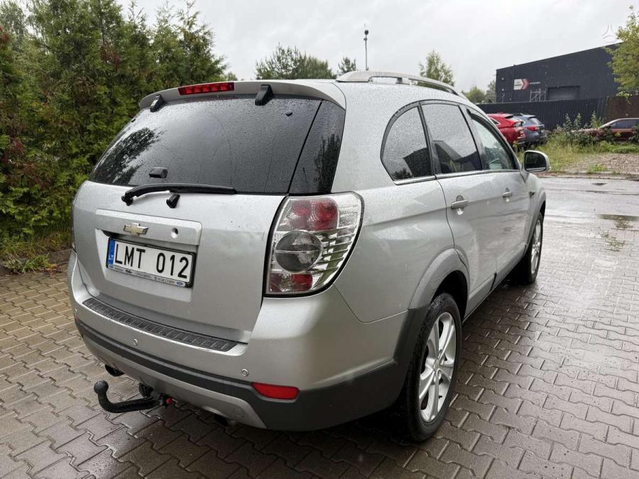 Pelēks Chevrolet Captiva 2012 Viļņa, ar dzinēja tilpumu 2.20 L un nobraukumu 233 tūkst. km par 4200 €, foto 5 vietnē AUTOMOTO.COM.LV