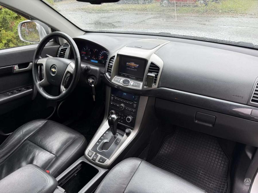 Pelēks Chevrolet Captiva 2012 Viļņa, ar dzinēja tilpumu 2.20 L un nobraukumu 233 tūkst. km par 4200 €, foto 10 vietnē AUTOMOTO.COM.LV