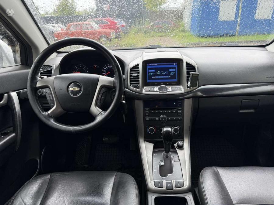 Pelēks Chevrolet Captiva 2012 Viļņa, ar dzinēja tilpumu 2.20 L un nobraukumu 233 tūkst. km par 4200 €, foto 13 vietnē AUTOMOTO.COM.LV