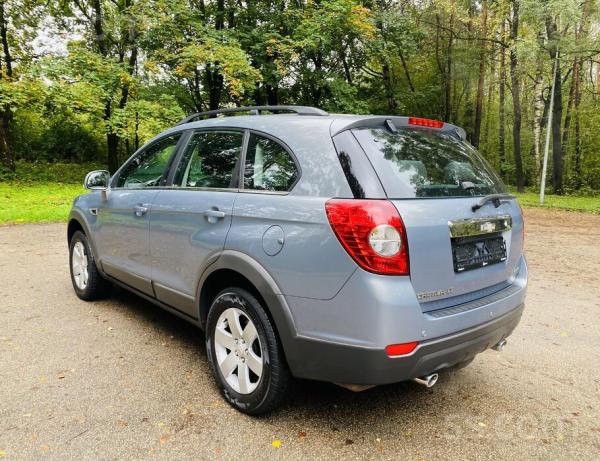 Chevrolet Captiva 2012 Rīga vietnē Pelēks Chevrolet Captiva 2012 Rīga, ar dzinēja tilpumu 2.40 L un nobraukumu 0 tūkst. km par 5970 €, foto 4 vietnē AUTOMOTO.COM.LV