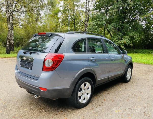 Chevrolet Captiva 2012 Rīga vietnē Pelēks Chevrolet Captiva 2012 Rīga, ar dzinēja tilpumu 2.40 L un nobraukumu 0 tūkst. km par 5970 €, foto 5 vietnē AUTOMOTO.COM.LV