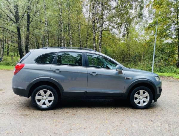 Chevrolet Captiva 2012 Rīga vietnē Pelēks Chevrolet Captiva 2012 Rīga, ar dzinēja tilpumu 2.40 L un nobraukumu 0 tūkst. km par 5970 €, foto 6 vietnē AUTOMOTO.COM.LV