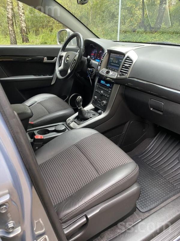 Chevrolet Captiva 2012 Rīga vietnē Pelēks Chevrolet Captiva 2012 Rīga, ar dzinēja tilpumu 2.40 L un nobraukumu 0 tūkst. km par 5970 €, foto 7 vietnē AUTOMOTO.COM.LV