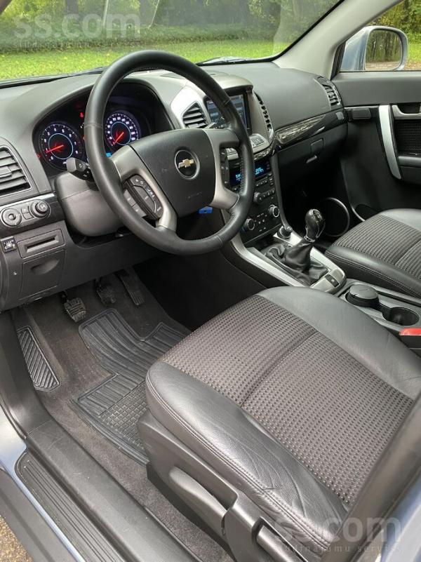 Chevrolet Captiva 2012 Rīga vietnē Pelēks Chevrolet Captiva 2012 Rīga, ar dzinēja tilpumu 2.40 L un nobraukumu 0 tūkst. km par 5970 €, foto 8 vietnē AUTOMOTO.COM.LV
