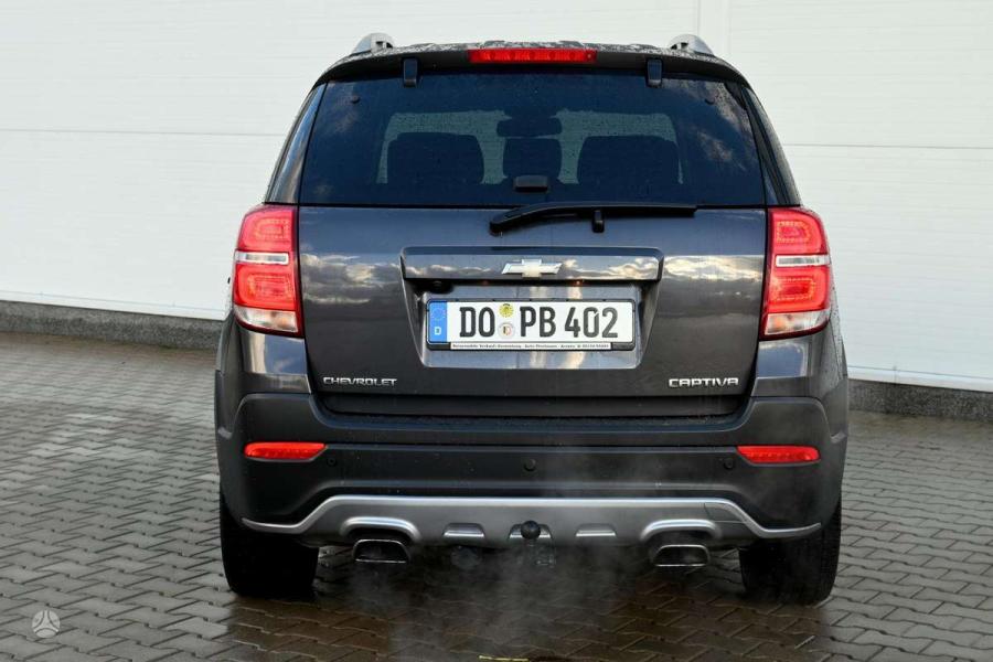 Grey Chevrolet Captiva 2013 in Kretinga, with an engine capacity of 2.20 L and mileage of 110 thousand km for 7399 €, photo 9 on AUTOMOTO.COM.LV