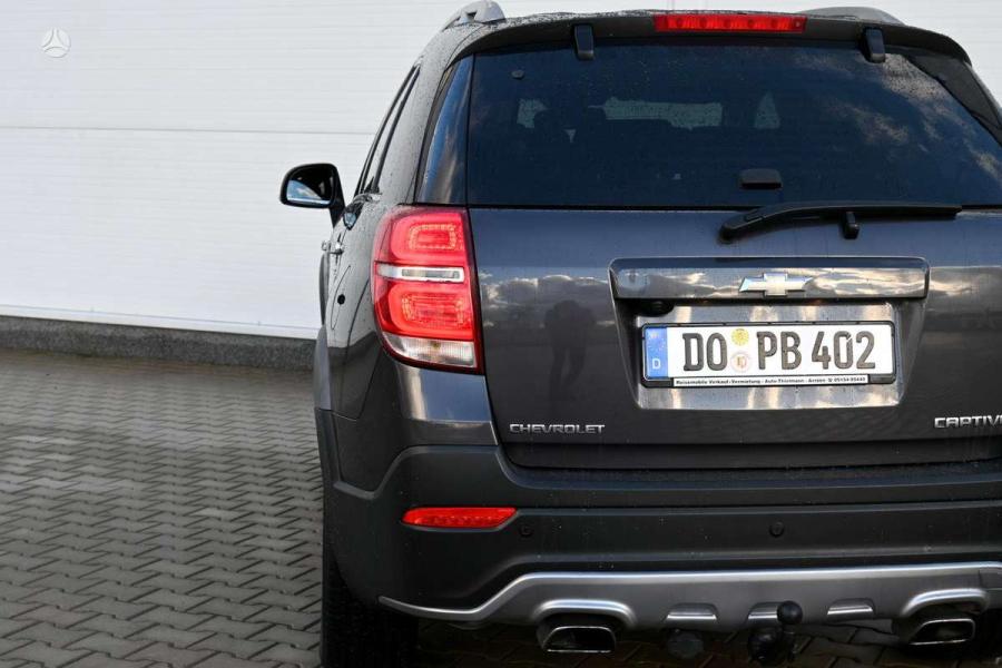 Grey Chevrolet Captiva 2013 in Kretinga, with an engine capacity of 2.20 L and mileage of 110 thousand km for 7399 €, photo 11 on AUTOMOTO.COM.LV