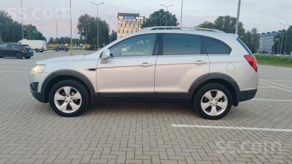 Grey Chevrolet Captiva 2013 in Riga, with an engine capacity of 2.20 L and mileage of 175 thousand km for 4600 €, photo 3 on AUTOMOTO.COM.LV
