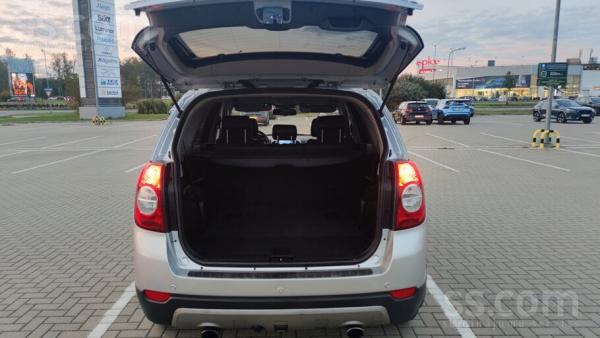 Grey Chevrolet Captiva 2013 in Riga, with an engine capacity of 2.20 L and mileage of 175 thousand km for 4600 €, photo 6 on AUTOMOTO.COM.LV