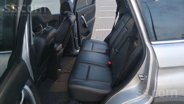 Grey Chevrolet Captiva 2013 in Riga, with an engine capacity of 2.20 L and mileage of 175 thousand km for 4600 €, photo 9 on AUTOMOTO.COM.LV