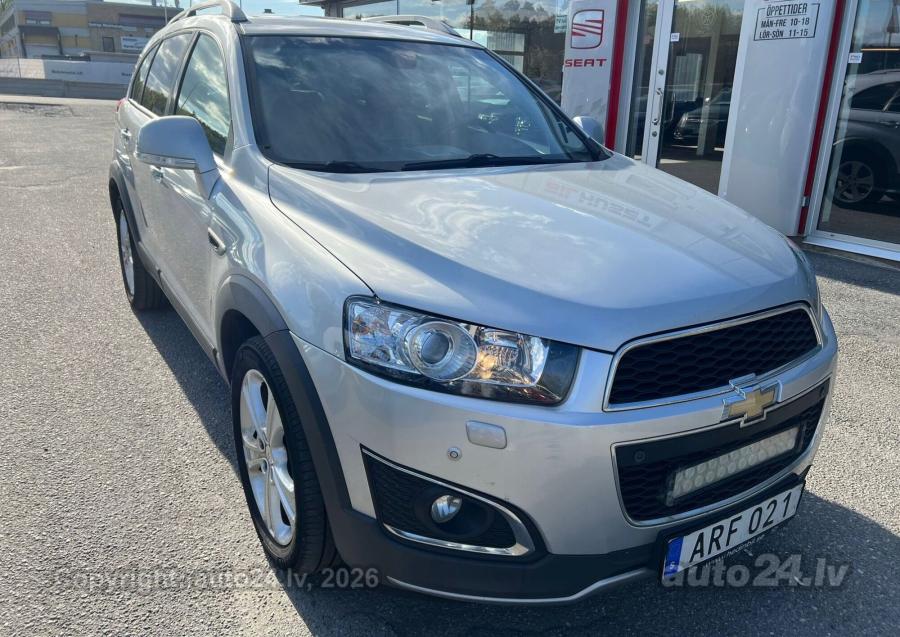 Grey Chevrolet Captiva 2014 in Parnu, with an engine capacity of 2.20 L and mileage of 295 thousand km for 5999 €, photo 4 on AUTOMOTO.COM.LV