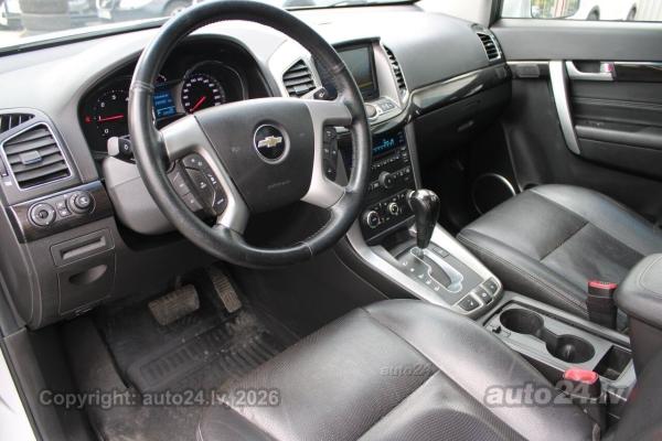 Grey Chevrolet Captiva 2014 in Parnu, with an engine capacity of 2.20 L and mileage of 295 thousand km for 5999 €, photo 6 on AUTOMOTO.COM.LV
