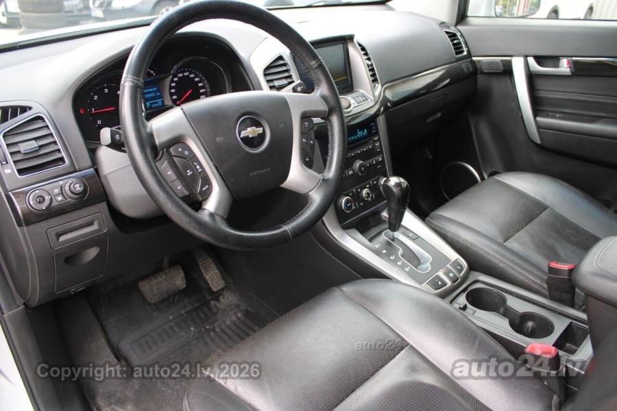 Grey Chevrolet Captiva 2014 in Parnu, with an engine capacity of 2.20 L and mileage of 295 thousand km for 5999 €, photo 7 on AUTOMOTO.COM.LV