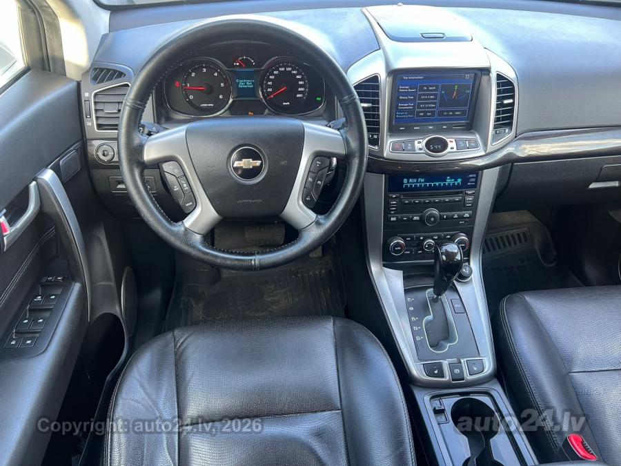 Grey Chevrolet Captiva 2014 in Parnu, with an engine capacity of 2.20 L and mileage of 295 thousand km for 5999 €, photo 10 on AUTOMOTO.COM.LV