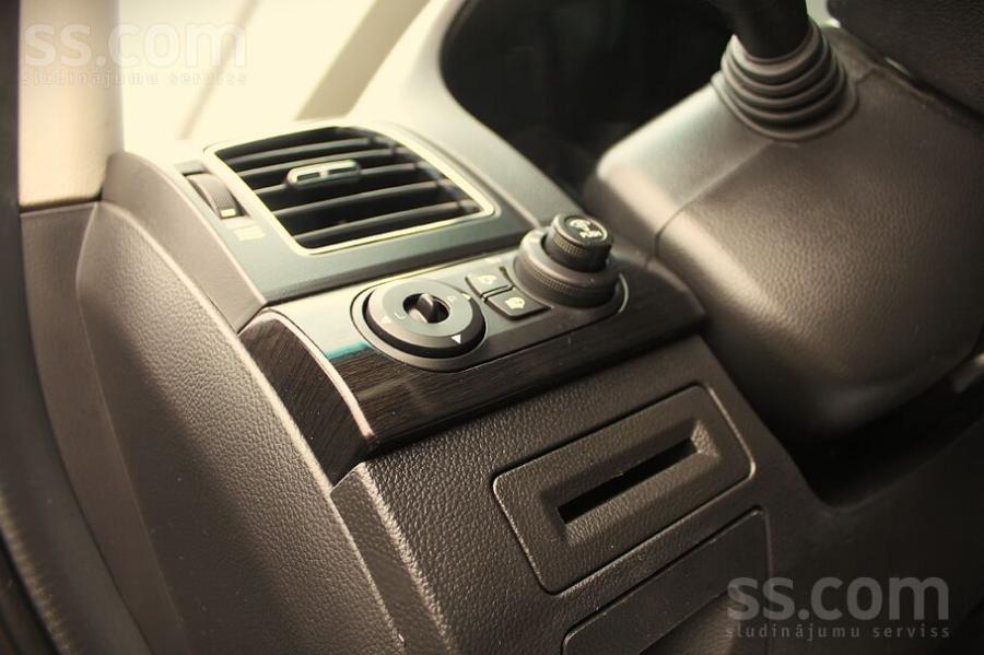 Pelēks Chevrolet Captiva 2014 Rīga, ar dzinēja tilpumu 2.20 L un nobraukumu 0 tūkst. km par 5750 €, foto 21 vietnē AUTOMOTO.COM.LV