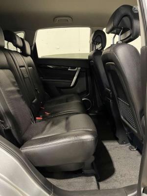 Pelēks Chevrolet Captiva 2014 Klaipėda, ar dzinēja tilpumu 2.23 L un nobraukumu 209 tūkst. km par 5999 €, foto 24 vietnē AUTOMOTO.COM.LV
