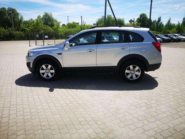 Pelēks Chevrolet Captiva 2013 Radviliškis, ar dzinēja tilpumu 2.40 L un nobraukumu 121 tūkst. km par 5450 €, foto 2 vietnē AUTOMOTO.COM.LV