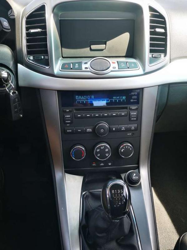 Pelēks Chevrolet Captiva 2013 Radviliškis, ar dzinēja tilpumu 2.40 L un nobraukumu 121 tūkst. km par 5450 €, foto 7 vietnē AUTOMOTO.COM.LV