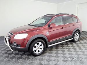 Red Chevrolet Captiva 2007 in Tallinn, with an engine capacity of 2.00 L and mileage of 328 thousand km for 1999 €, photo 3 on AUTOMOTO.COM.LV