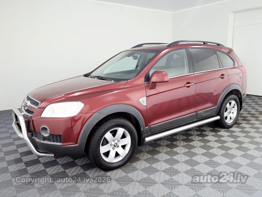 Red Chevrolet Captiva 2007 in Tallinn, with an engine capacity of 2.00 L and mileage of 328 thousand km for 1999 €, photo 3 on AUTOMOTO.COM.LV