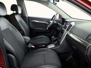 Sarkans Chevrolet Captiva 2007 Tallina, ar dzinēja tilpumu 2.00 L un nobraukumu 328 tūkst. km par 1899 €, foto 15 vietnē AUTOMOTO.COM.LV