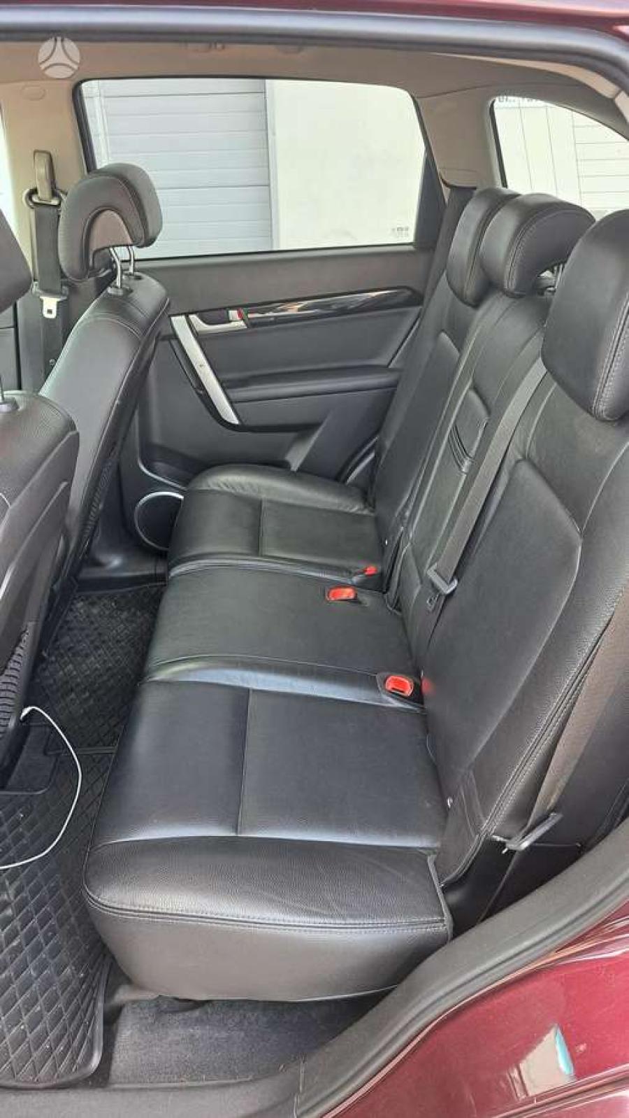 Red Chevrolet Captiva 2011 in Panevezys, with an engine capacity of 2.20 L and mileage of 221 thousand km for 4700 €, photo 14 on AUTOMOTO.COM.LV