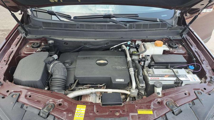 Red Chevrolet Captiva 2011 in Panevezys, with an engine capacity of 2.20 L and mileage of 221 thousand km for 4700 €, photo 17 on AUTOMOTO.COM.LV