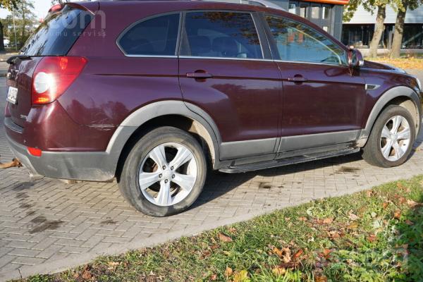 Sarkans Chevrolet Captiva 2012 Rīga, ar dzinēja tilpumu 2.40 L un nobraukumu 349 tūkst. km par 4000 €, foto 4 vietnē AUTOMOTO.COM.LV