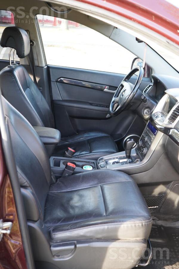 Sarkans Chevrolet Captiva 2012 Rīga, ar dzinēja tilpumu 2.40 L un nobraukumu 349 tūkst. km par 4000 €, foto 7 vietnē AUTOMOTO.COM.LV
