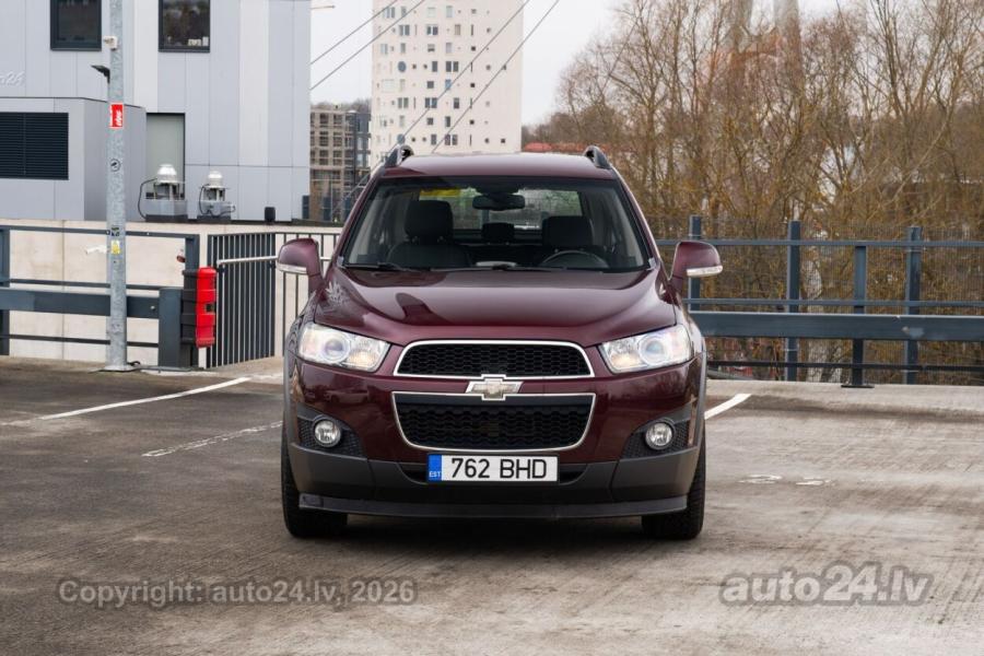 Sarkans Chevrolet Captiva 2012 Tartu, ar dzinēja tilpumu 2.20 L un nobraukumu 173 tūkst. km par 4999 €, foto 3 vietnē AUTOMOTO.COM.LV