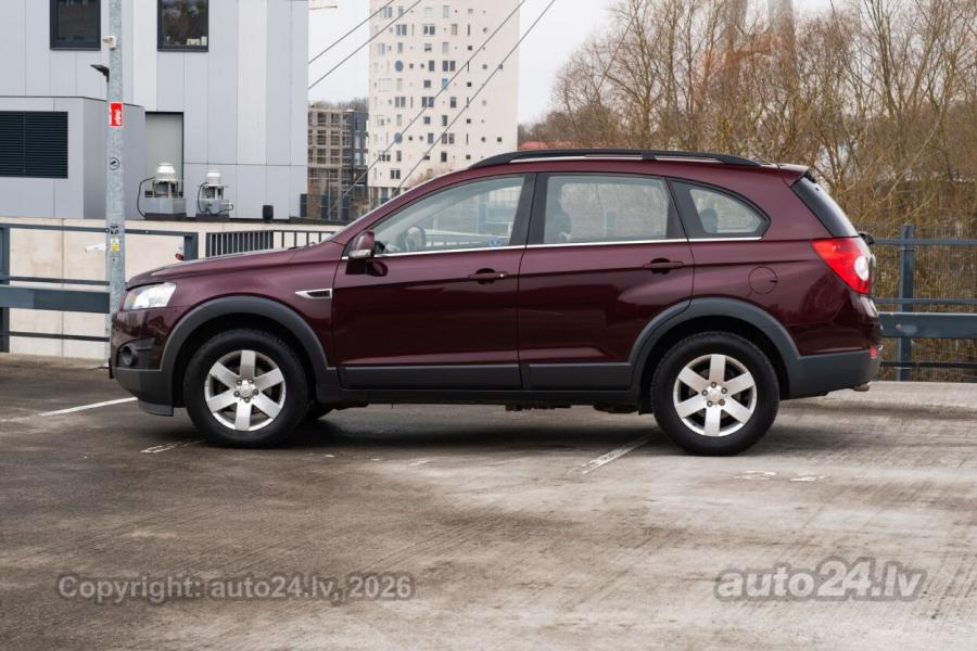 Sarkans Chevrolet Captiva 2012 Tartu, ar dzinēja tilpumu 2.20 L un nobraukumu 173 tūkst. km par 4999 €, foto 6 vietnē AUTOMOTO.COM.LV