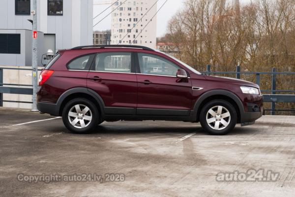 Sarkans Chevrolet Captiva 2012 Tartu, ar dzinēja tilpumu 2.20 L un nobraukumu 173 tūkst. km par 4999 €, foto 7 vietnē AUTOMOTO.COM.LV