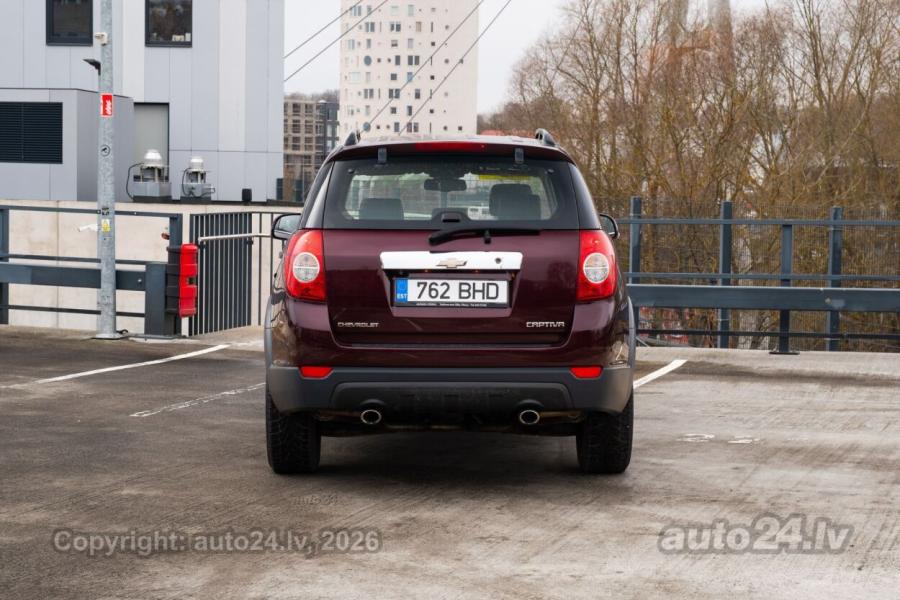 Sarkans Chevrolet Captiva 2012 Tartu, ar dzinēja tilpumu 2.20 L un nobraukumu 173 tūkst. km par 4999 €, foto 8 vietnē AUTOMOTO.COM.LV