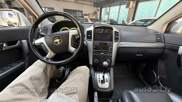 Chevrolet Captiva 2009 Tallina, ar dzinēja tilpumu 2.00 L un nobraukumu 296 tūkst. km par 1999 €, foto 3 vietnē AUTOMOTO.COM.LV