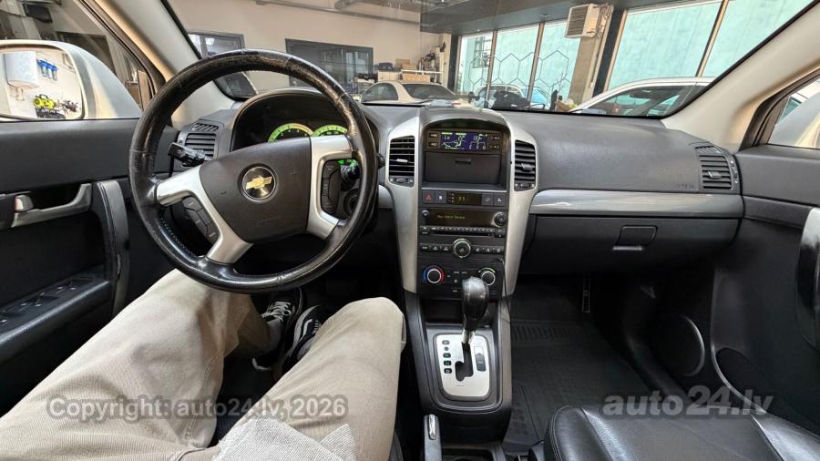Chevrolet Captiva 2009 Tallina, ar dzinēja tilpumu 2.00 L un nobraukumu 296 tūkst. km par 1999 €, foto 4 vietnē AUTOMOTO.COM.LV