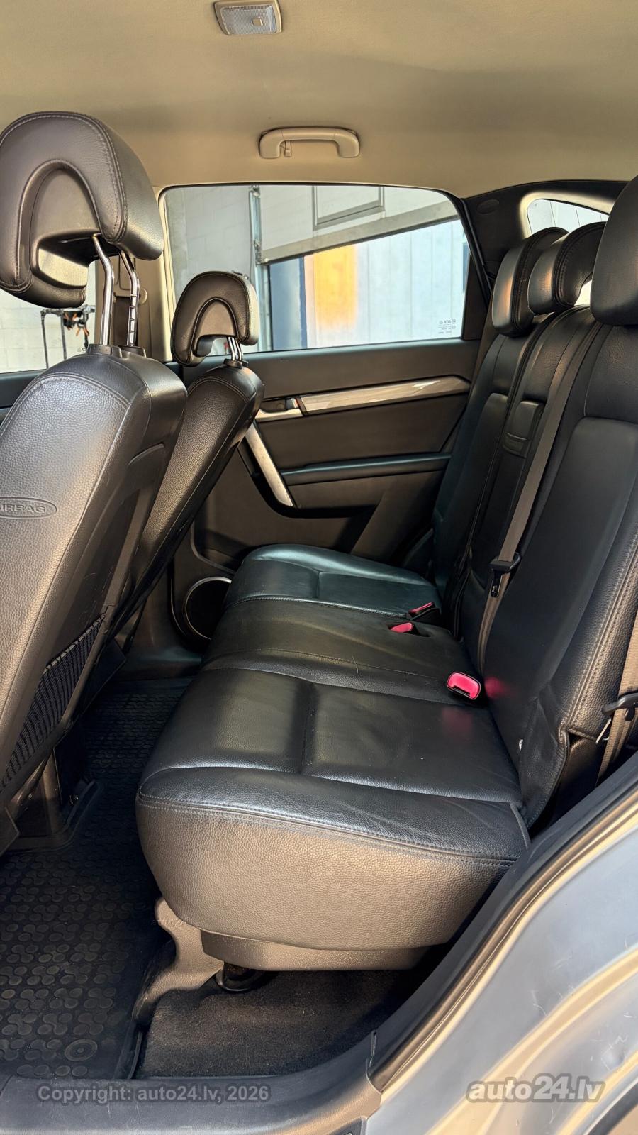Chevrolet Captiva 2009 Tallina, ar dzinēja tilpumu 2.00 L un nobraukumu 296 tūkst. km par 1999 €, foto 7 vietnē AUTOMOTO.COM.LV