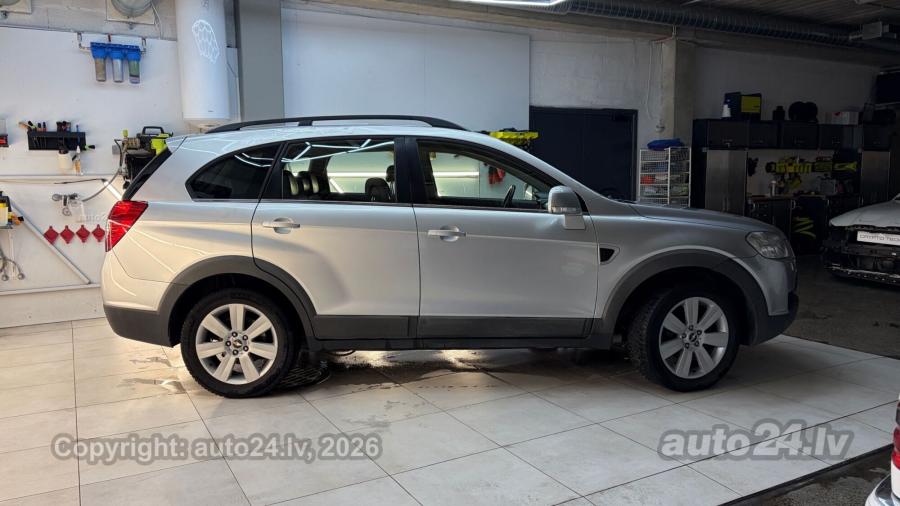Chevrolet Captiva 2009 Tallina, ar dzinēja tilpumu 2.00 L un nobraukumu 296 tūkst. km par 1999 €, foto 10 vietnē AUTOMOTO.COM.LV