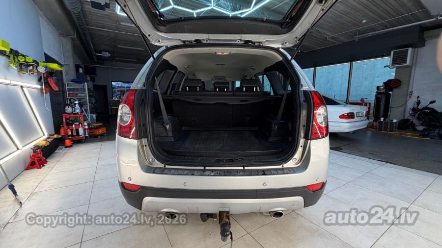 Chevrolet Captiva 2009 Tallina, ar dzinēja tilpumu 2.00 L un nobraukumu 296 tūkst. km par 1999 €, foto 12 vietnē AUTOMOTO.COM.LV