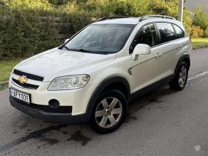 Balts Chevrolet Captiva 2009 Viļņa, ar dzinēja tilpumu 1.99 L un nobraukumu 241 tūkst. km par 3150 €, foto 2 vietnē AUTOMOTO.COM.LV