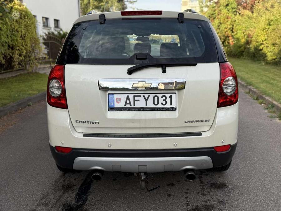 Balts Chevrolet Captiva 2009 Viļņa, ar dzinēja tilpumu 1.99 L un nobraukumu 241 tūkst. km par 3150 €, foto 5 vietnē AUTOMOTO.COM.LV