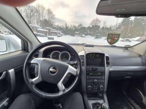 White Chevrolet Captiva 2009 in Vilnius, with an engine capacity of 2.00 L and mileage of 180 thousand km for 2850 €, photo 8 on AUTOMOTO.COM.LV