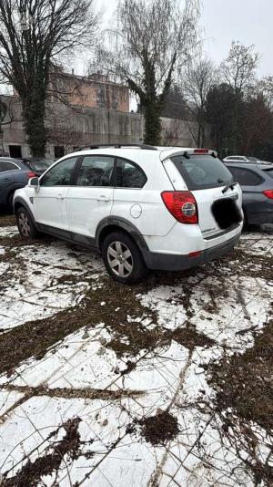 Balts Chevrolet Captiva 2010 Tauragė, ar dzinēja tilpumu 2.00 L un nobraukumu 180 tūkst. km par 1950 €, foto  vietnē AUTOMOTO.COM.LV