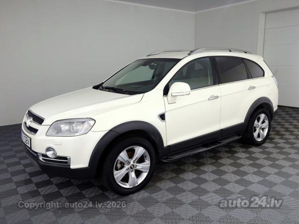Balts Chevrolet Captiva 2010 Tallina, ar dzinēja tilpumu 2.00 L un nobraukumu 236 tūkst. km par 1799 €, foto 2 vietnē AUTOMOTO.COM.LV