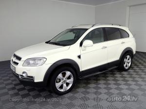 Balts Chevrolet Captiva 2010 Tallina, ar dzinēja tilpumu 2.00 L un nobraukumu 236 tūkst. km par 1799 €, foto 3 vietnē AUTOMOTO.COM.LV
