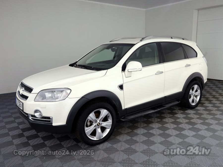 Balts Chevrolet Captiva 2010 Tallina, ar dzinēja tilpumu 2.00 L un nobraukumu 236 tūkst. km par 1799 €, foto 3 vietnē AUTOMOTO.COM.LV