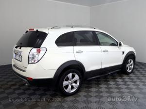 Balts Chevrolet Captiva 2010 Tallina, ar dzinēja tilpumu 2.00 L un nobraukumu 236 tūkst. km par 1799 €, foto 4 vietnē AUTOMOTO.COM.LV