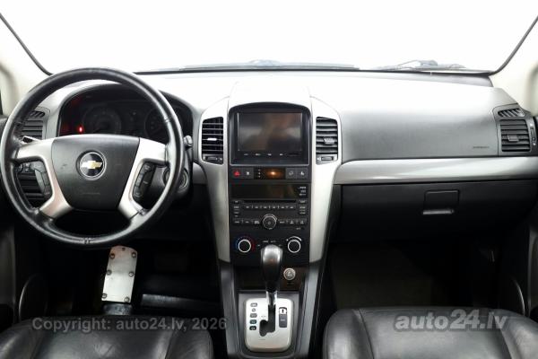 Balts Chevrolet Captiva 2010 Tallina, ar dzinēja tilpumu 2.00 L un nobraukumu 236 tūkst. km par 1799 €, foto 5 vietnē AUTOMOTO.COM.LV