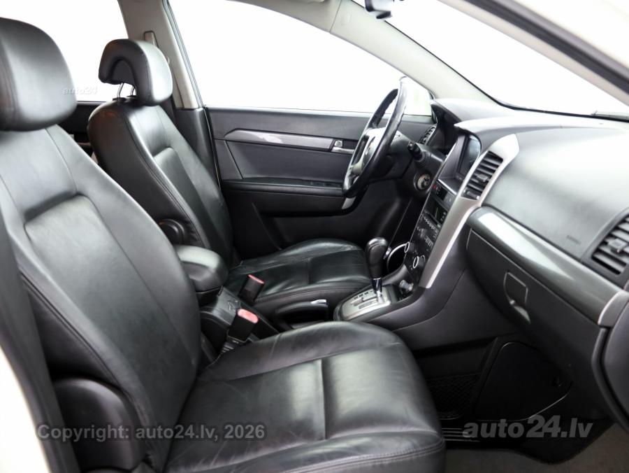 Balts Chevrolet Captiva 2010 Tallina, ar dzinēja tilpumu 2.00 L un nobraukumu 236 tūkst. km par 1799 €, foto 7 vietnē AUTOMOTO.COM.LV